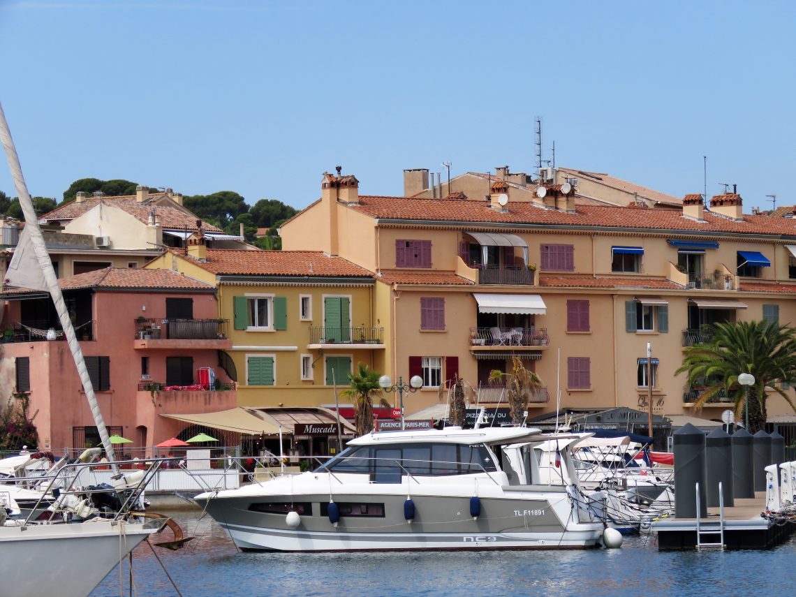 Sanary-sur-mer, en pittoresk kystby i Provence — Urbantoglandlig
